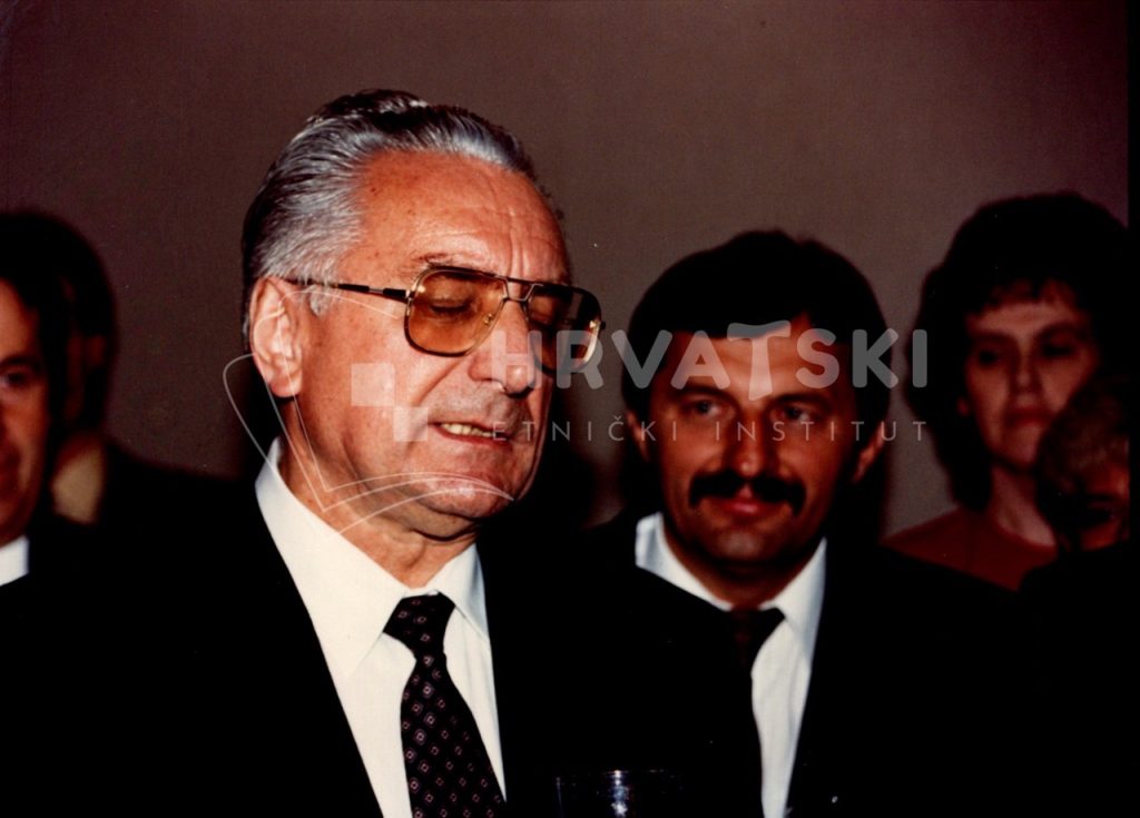 The arrival of Franjo Tuđman in Ottawa, 1990. - Croatian Ethnic Institute